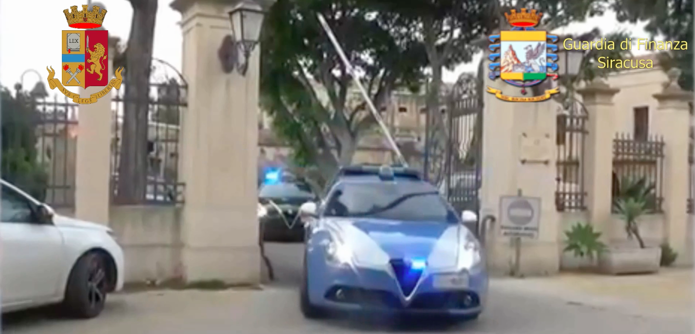 Tenta di rubare 109.000 euro da un conto corrente: denunciato